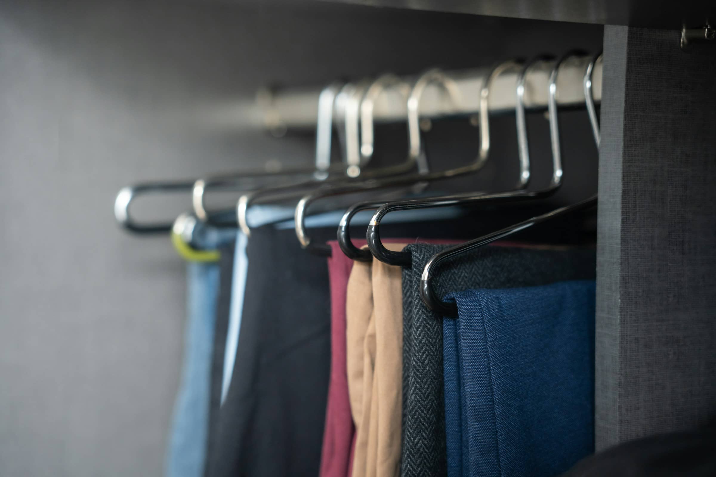 Declutter Your Closet with a Project 333 Experiment